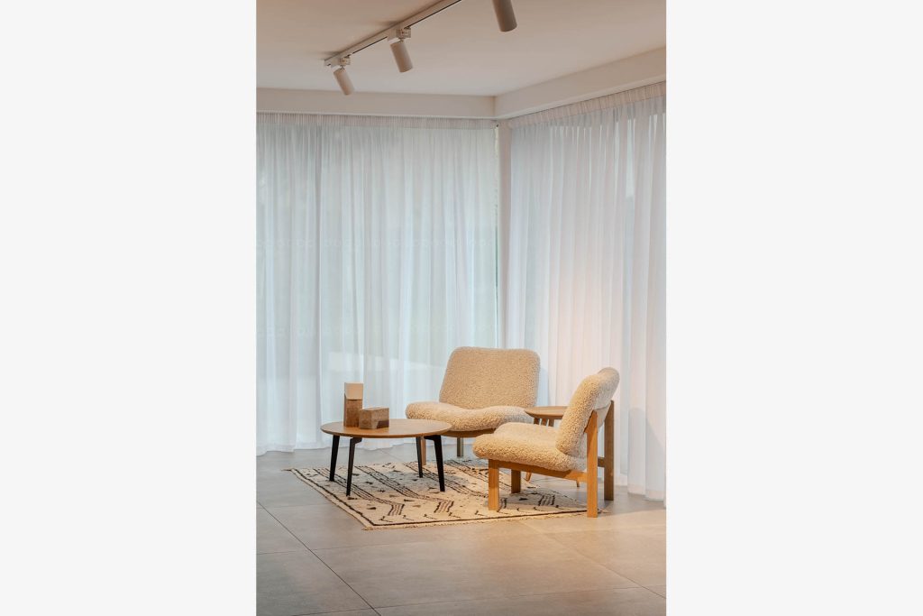 Clore Lounge Chair - Tamart